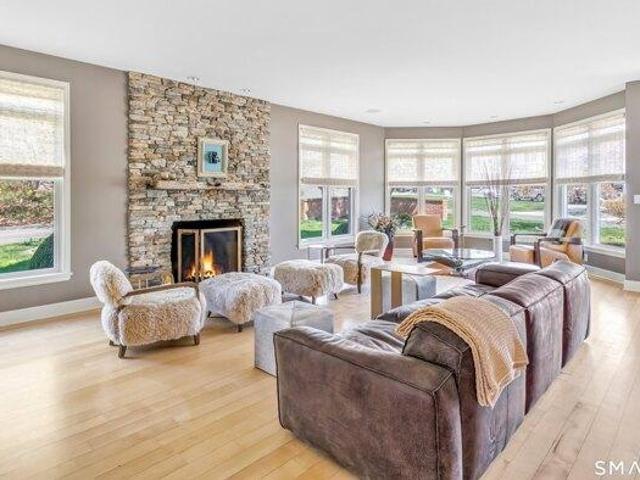 house with 4 bedroom, Milford CT ES103433253
