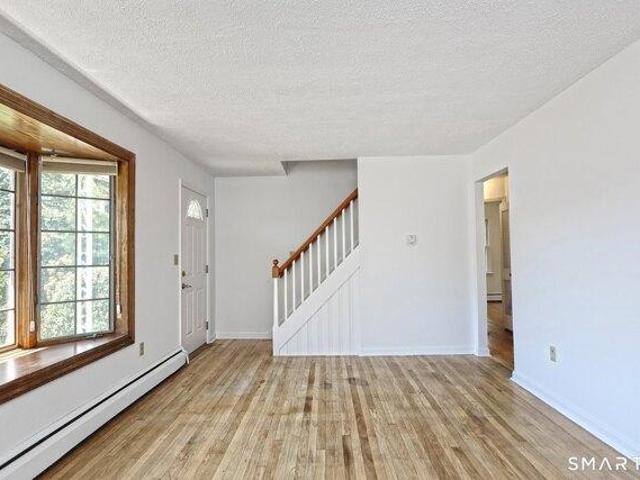 house with 4 bedroom, Milford CT ES103499804