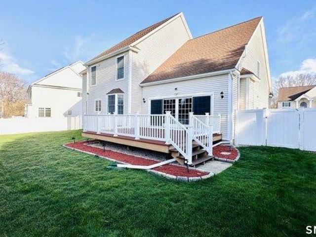 house with 4 bedroom, Milford CT ES103966867