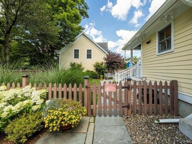 house with 4 bedroom, Millbrook NY ES104905876
