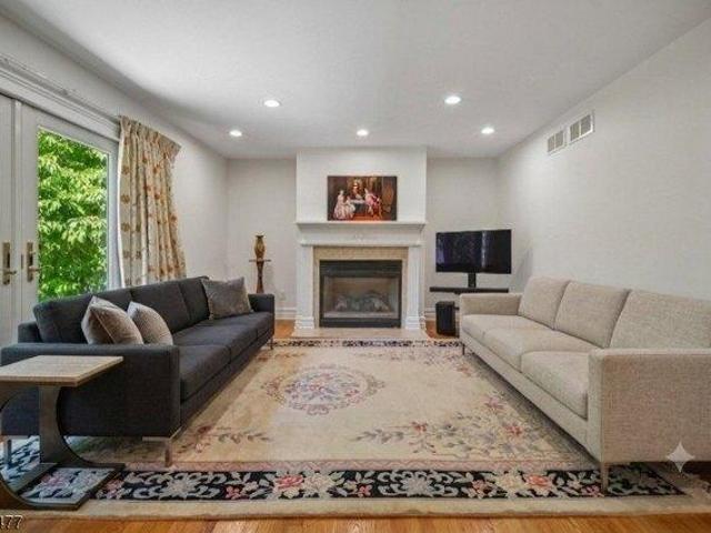 house with 4 bedroom, Millburn NJ ES104853309