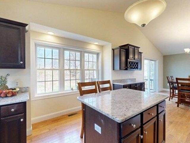 house with 4 bedroom, Millbury MA ES102959368