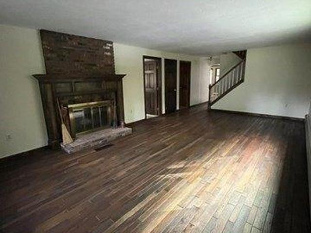 house with 4 bedroom, Millbury MA ES105041079