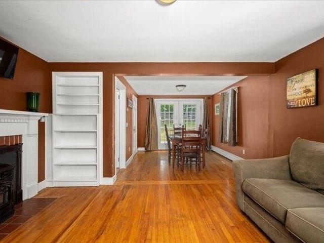 house with 4 bedroom, Millbury MA ES105158599