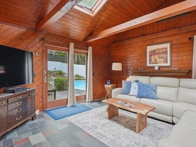 house with 4 bedroom, Millbury MA ES105174342