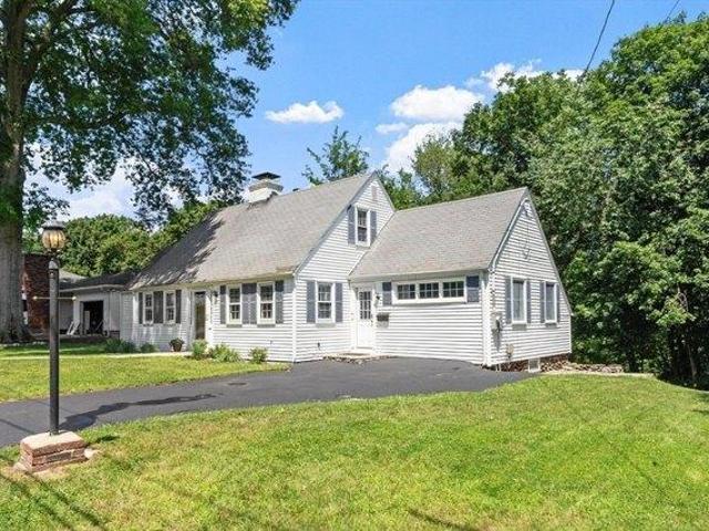 house with 4 bedroom, Millbury MA ES105105064
