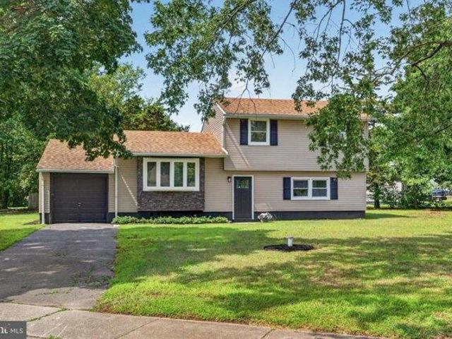 house with 4 bedroom, Millville NJ ES105157782