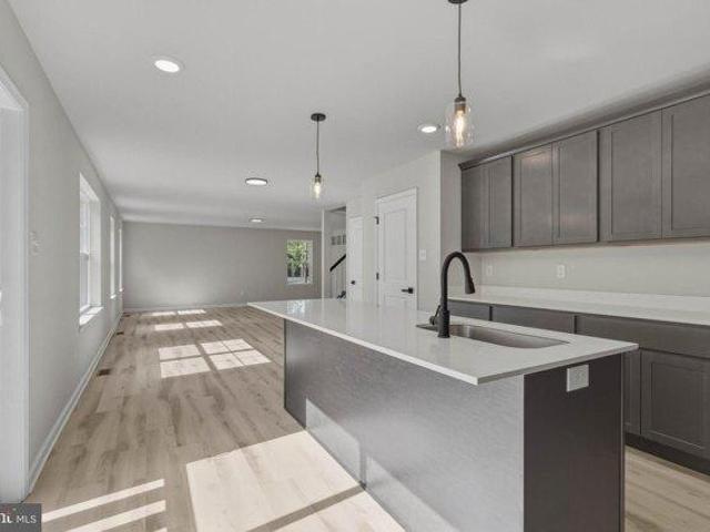 house with 4 bedroom, Millville NJ ES105173476