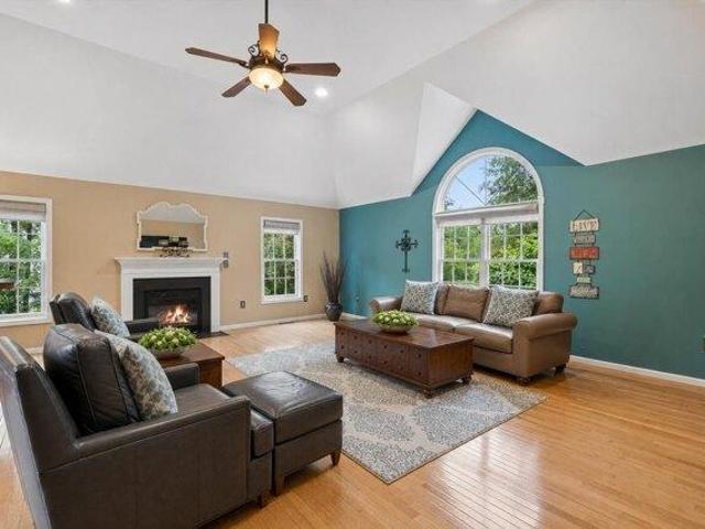 house with 4 bedroom, Mont Vernon NH DS104237590