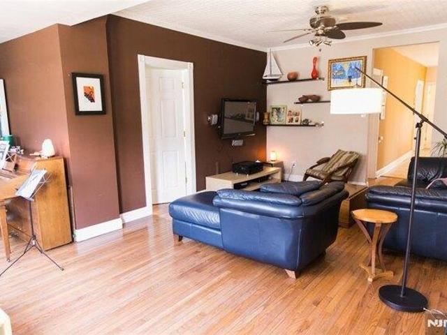 house with 4 bedroom, Montclair NJ DS104191966