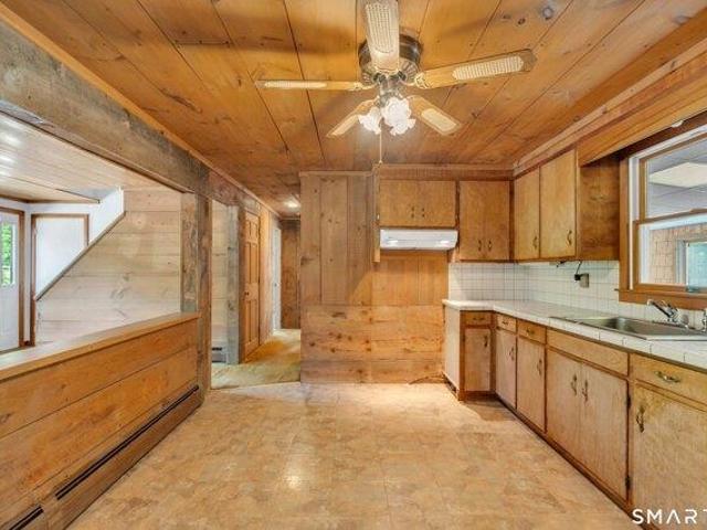 house with 4 bedroom, Montville CT DS103439398