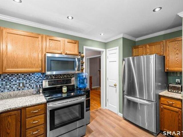 house with 4 bedroom, Montville CT ES104760398