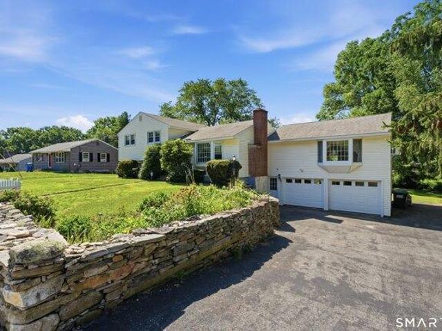 house with 4 bedroom, Montville CT ES104235910