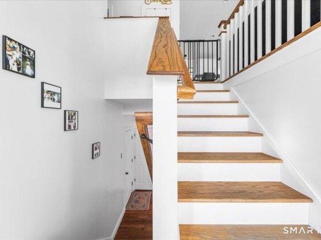 house with 4 bedroom, Montville CT ES104295769