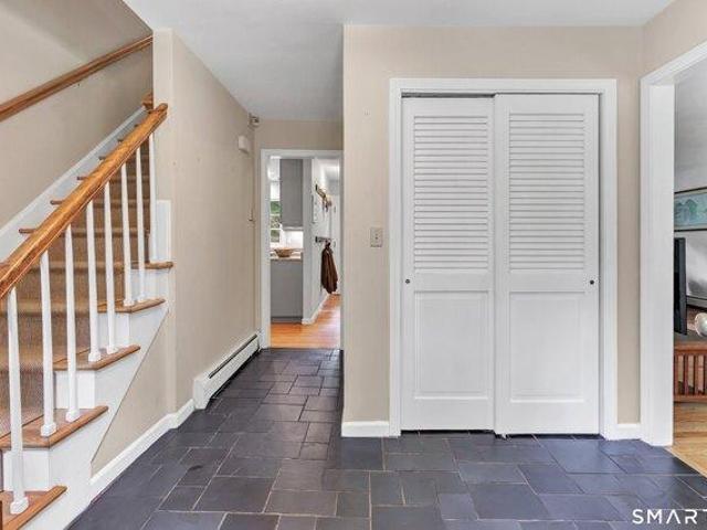 house with 4 bedroom, Monroe CT ES103434257