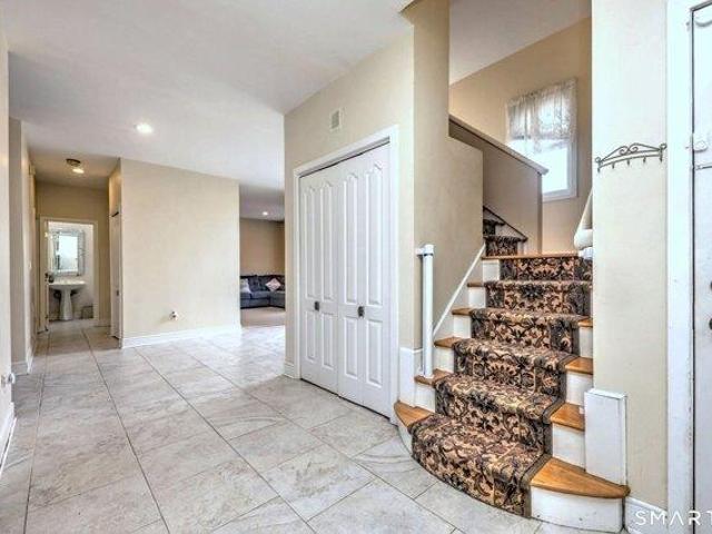 house with 4 bedroom, Monroe CT ES103070428