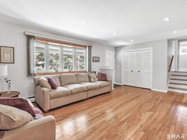 house with 4 bedroom, Monroe CT ES103189201
