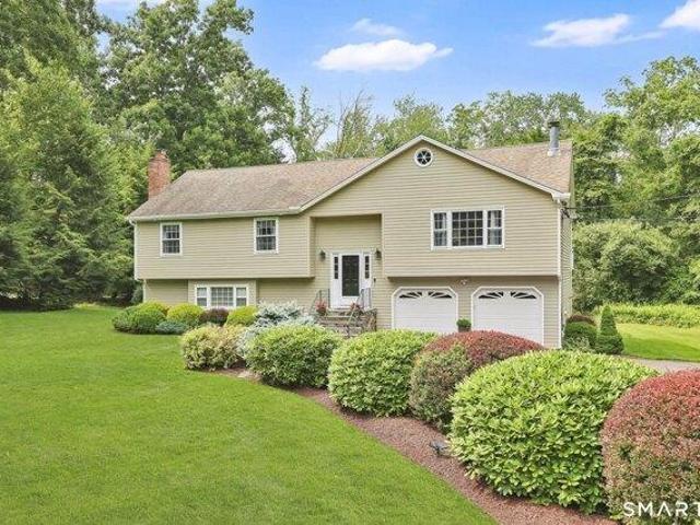 house with 4 bedroom, Monroe CT ES104332889