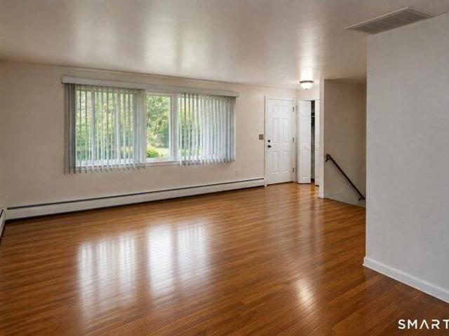 house with 4 bedroom, Monroe CT ES105156244