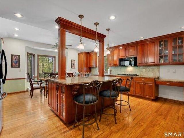 house with 4 bedroom, Monroe CT ES105172582