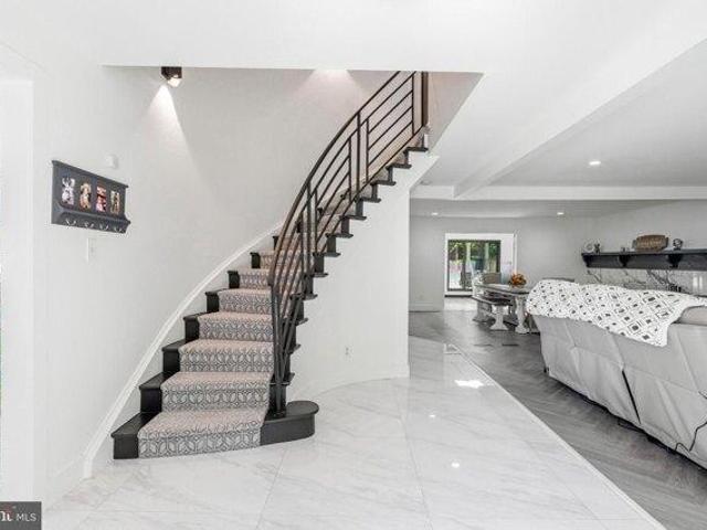 house with 4 bedroom, Moorestown NJ ES105158987
