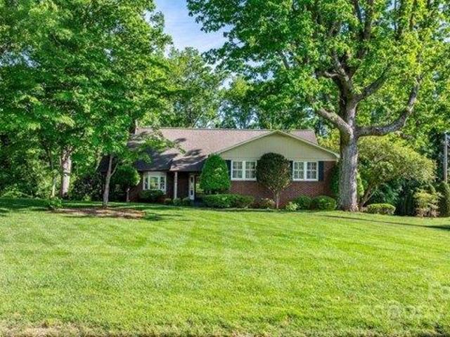 house with 4 bedroom, Morganton NC DLS92375605