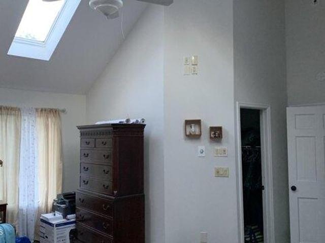 house with 4 bedroom, Morganville NJ DLS102027192