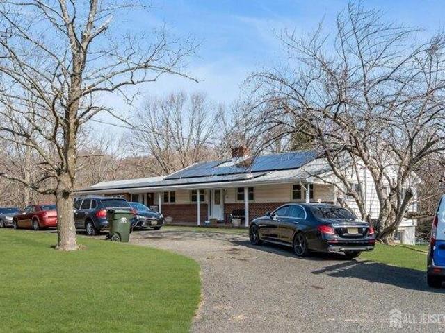 house with 4 bedroom, Morganville NJ DLS102256217