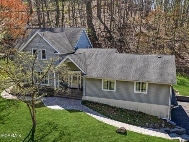 house with 4 bedroom, Morganville NJ DLS102257326