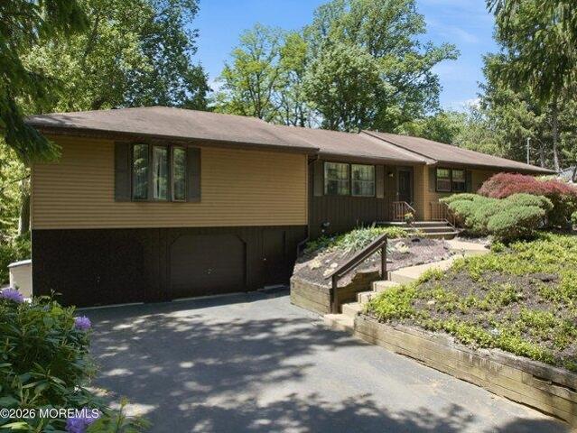 house with 4 bedroom, Morganville NJ ES105175380