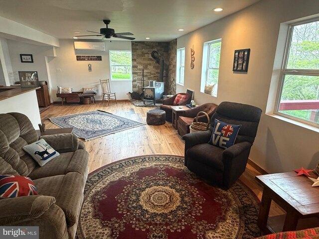 house with 4 bedroom, Mount Storm WV DS103625920
