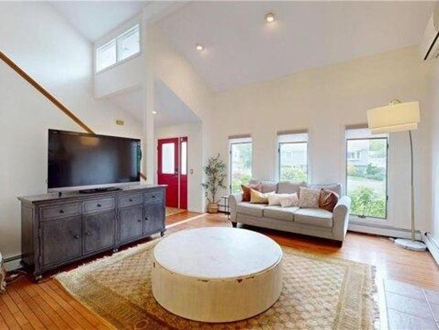 house with 4 bedroom, Narragansett RI DS103016217