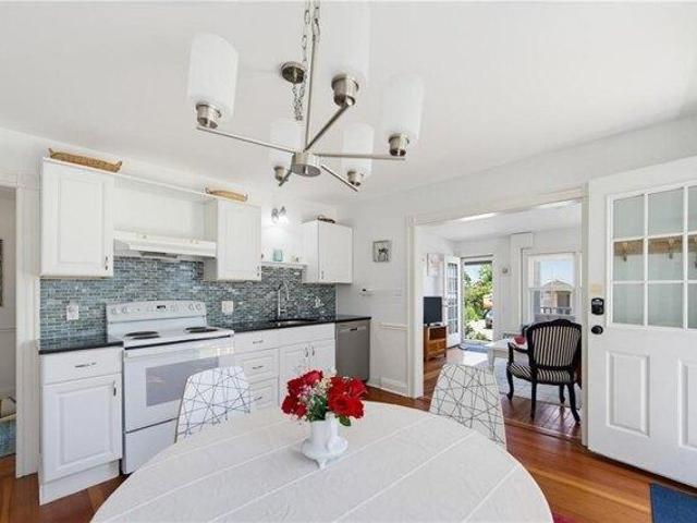 house with 4 bedroom, Narragansett RI ES104650386