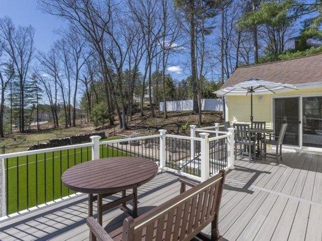 house with 4 bedroom, Nashua NH DLS102633911
