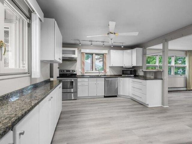 house with 4 bedroom, Nashua NH DLS103034784