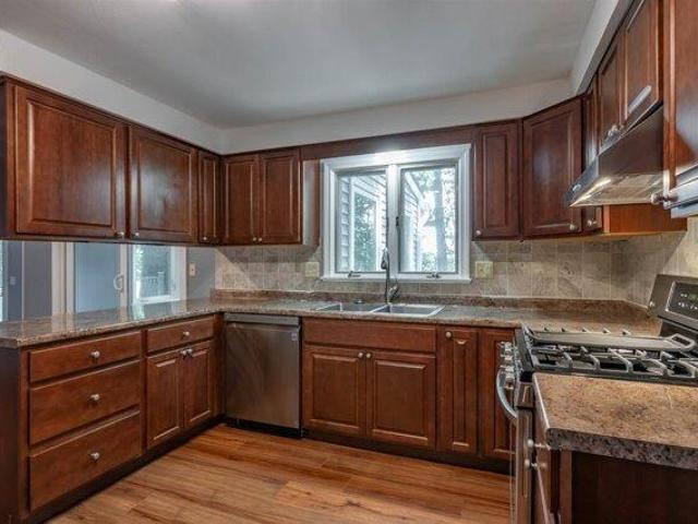 house with 4 bedroom, Nashua NH DLS103036853