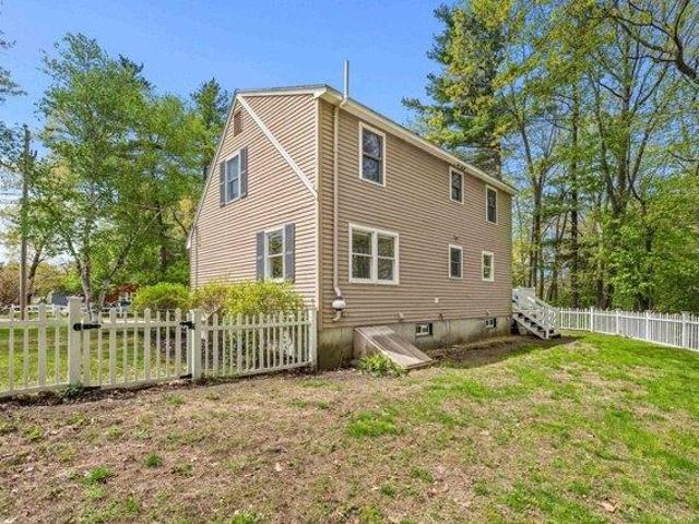house with 4 bedroom, Nashua NH DLS103102225
