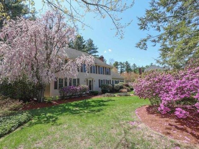 house with 4 bedroom, Nashua NH DS102593502
