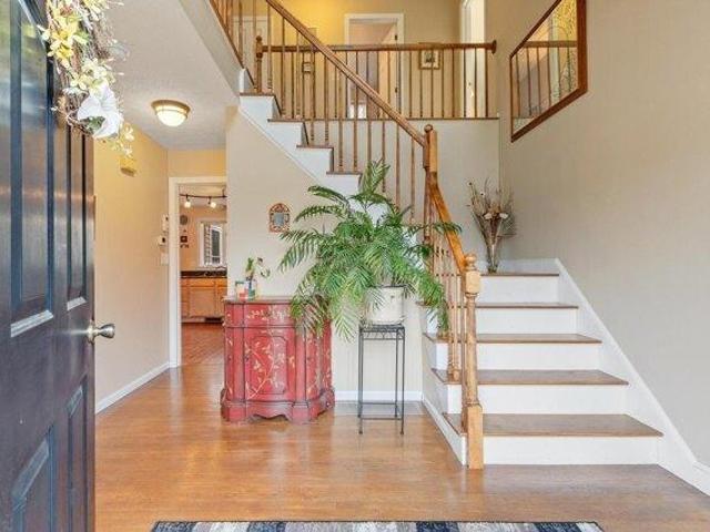 house with 4 bedroom, Nashua NH DS102257470