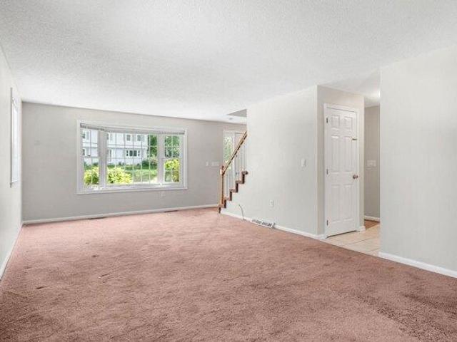 house with 4 bedroom, Nashua NH DS103931561
