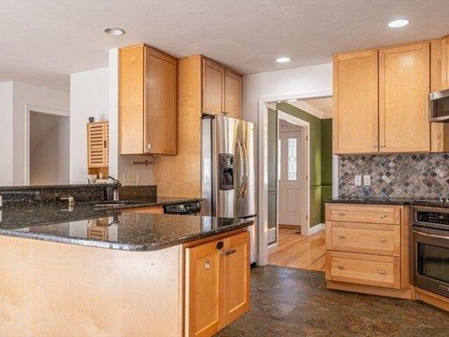 house with 4 bedroom, Nashua NH DS103102470