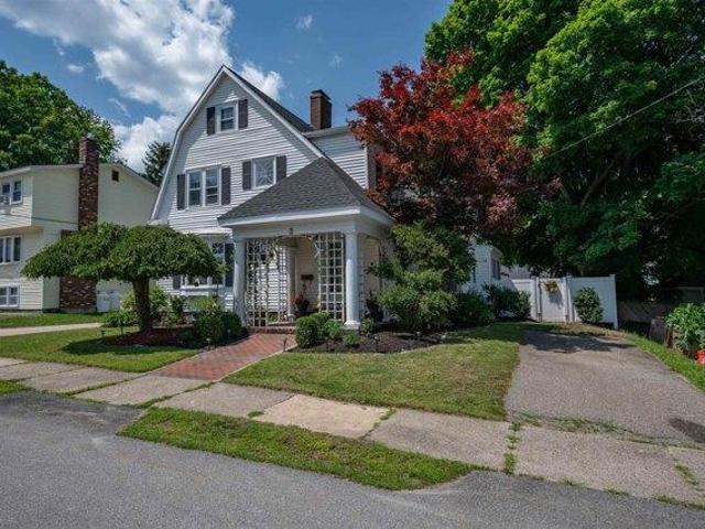 house with 4 bedroom, Nashua NH DS104113934