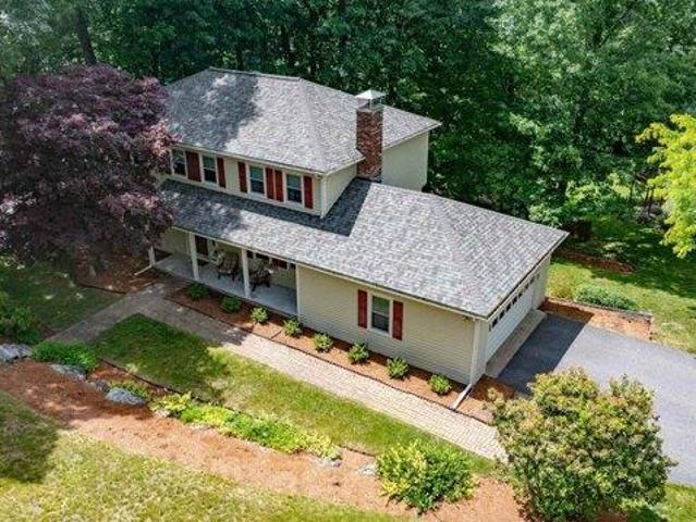 house with 4 bedroom, Nashua NH DS104375580