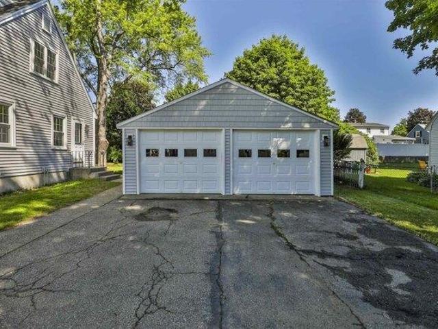 house with 4 bedroom, Nashua NH ES103444770
