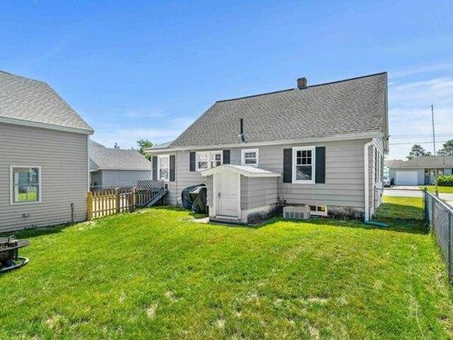 house with 4 bedroom, Nashua NH ES103848971