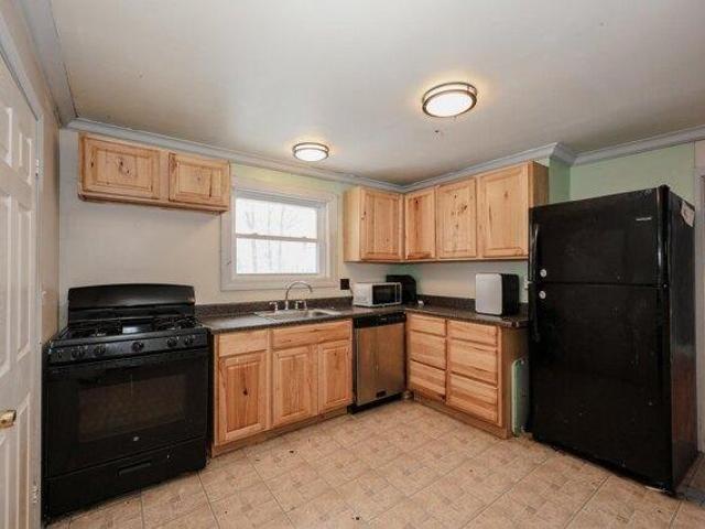 house with 4 bedroom, Nashua NH ES103019170