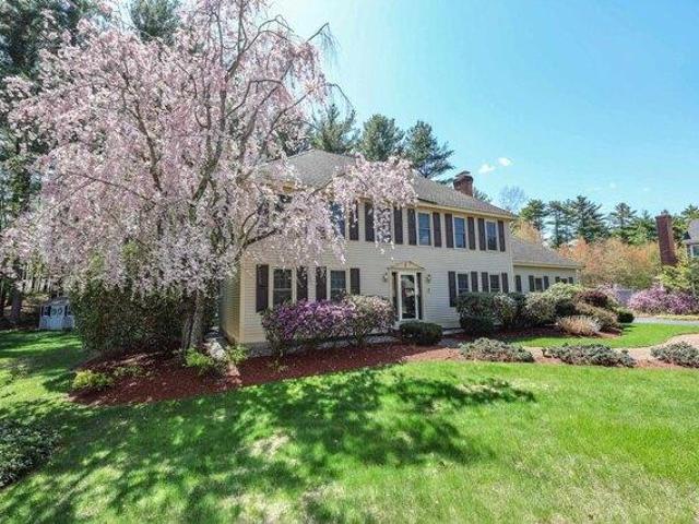 house with 4 bedroom, Nashua NH ES103035182