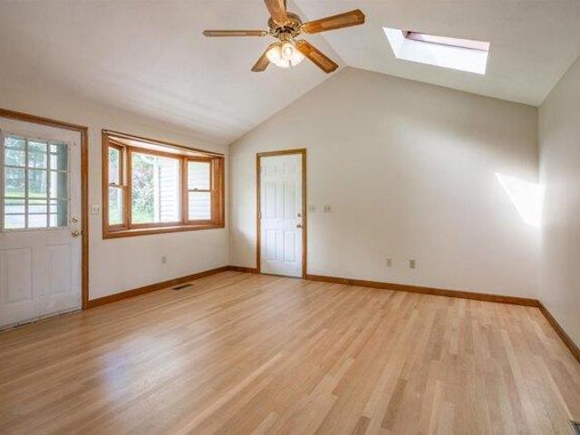 house with 4 bedroom, Nashua NH ES103250919