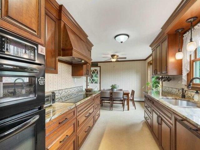 house with 4 bedroom, Nashua NH ES104406349