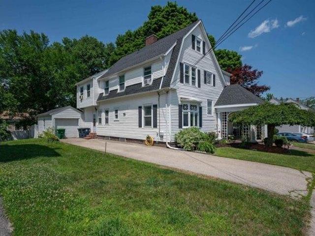 house with 4 bedroom, Nashua NH ES104606588